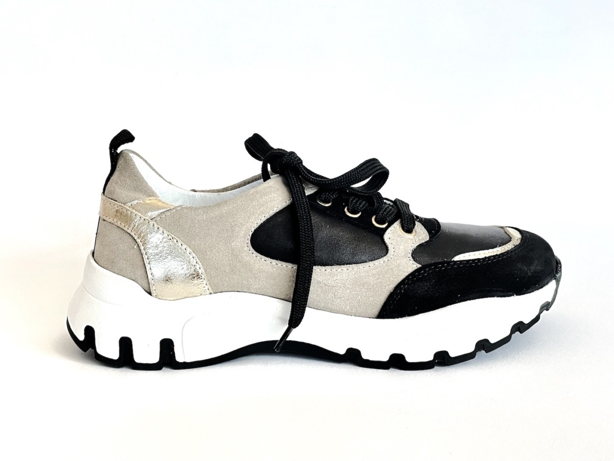 Sneaker Archives - Frau & Fräulein | Schuhe und Mode